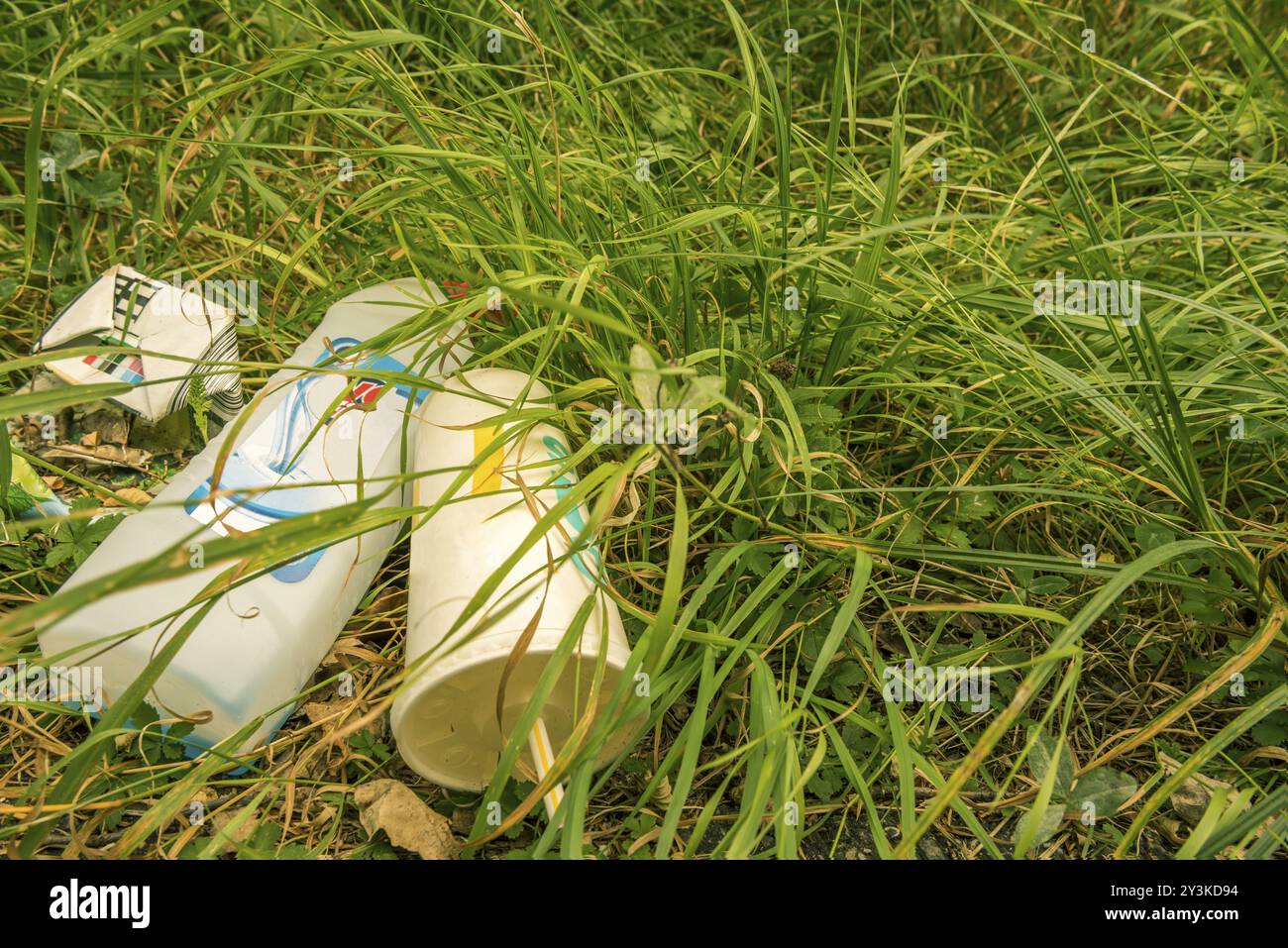Trash heap people hi-res stock photography and images - Alamy