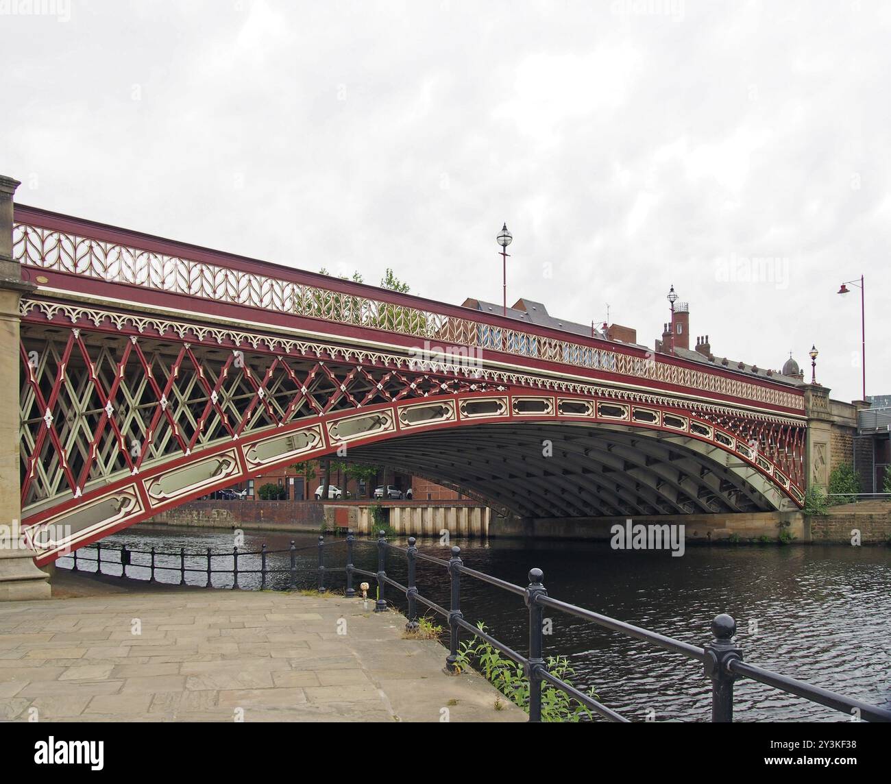 Crown point bridge crossing the river aire in leeds a single span ...