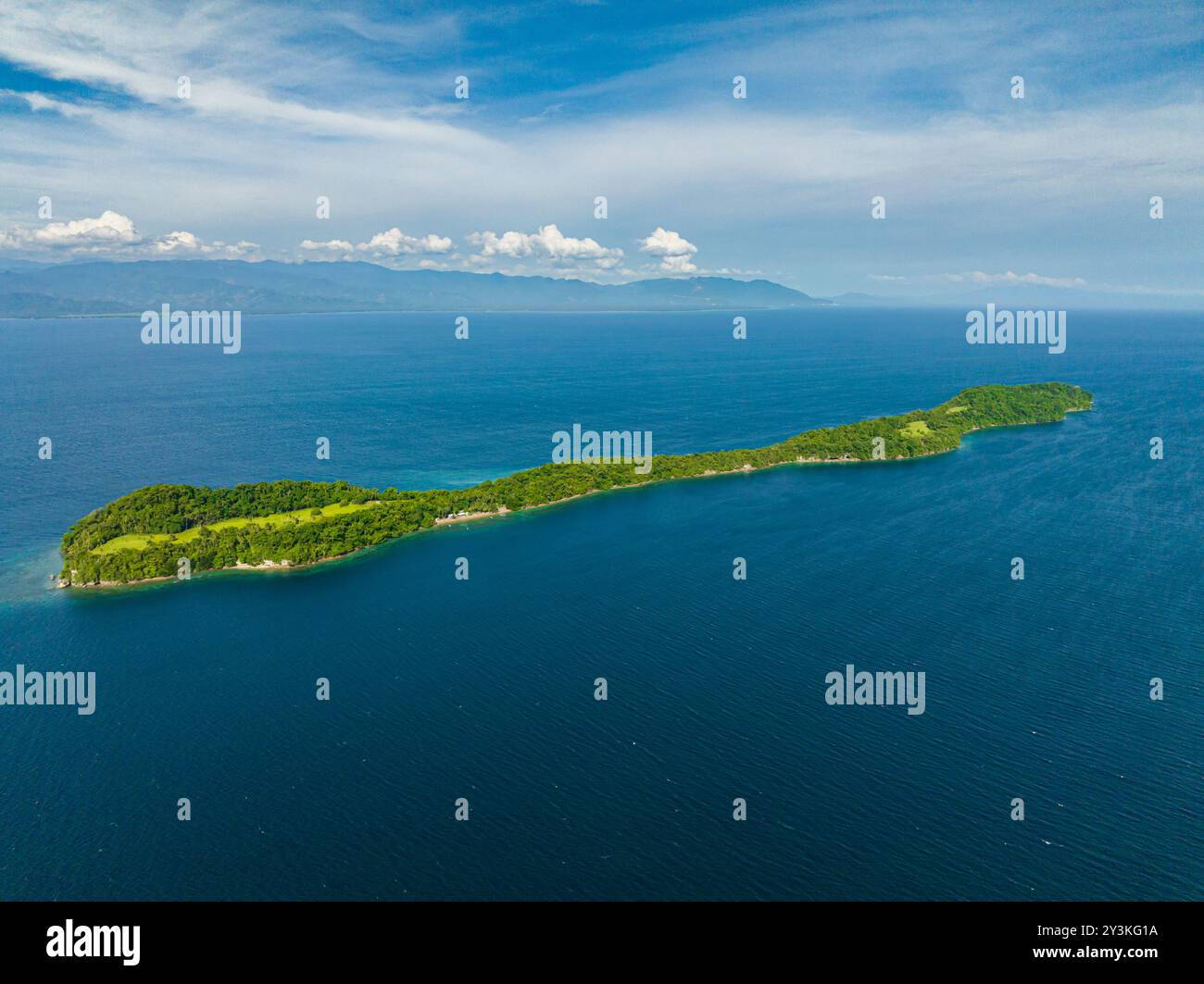 Beautiful nature in tropical island surrounded by blue ocean. Samal ...