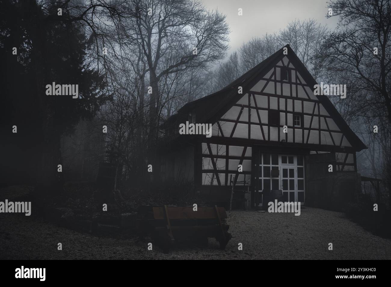 Spooky image hi-res stock photography and images - Alamy