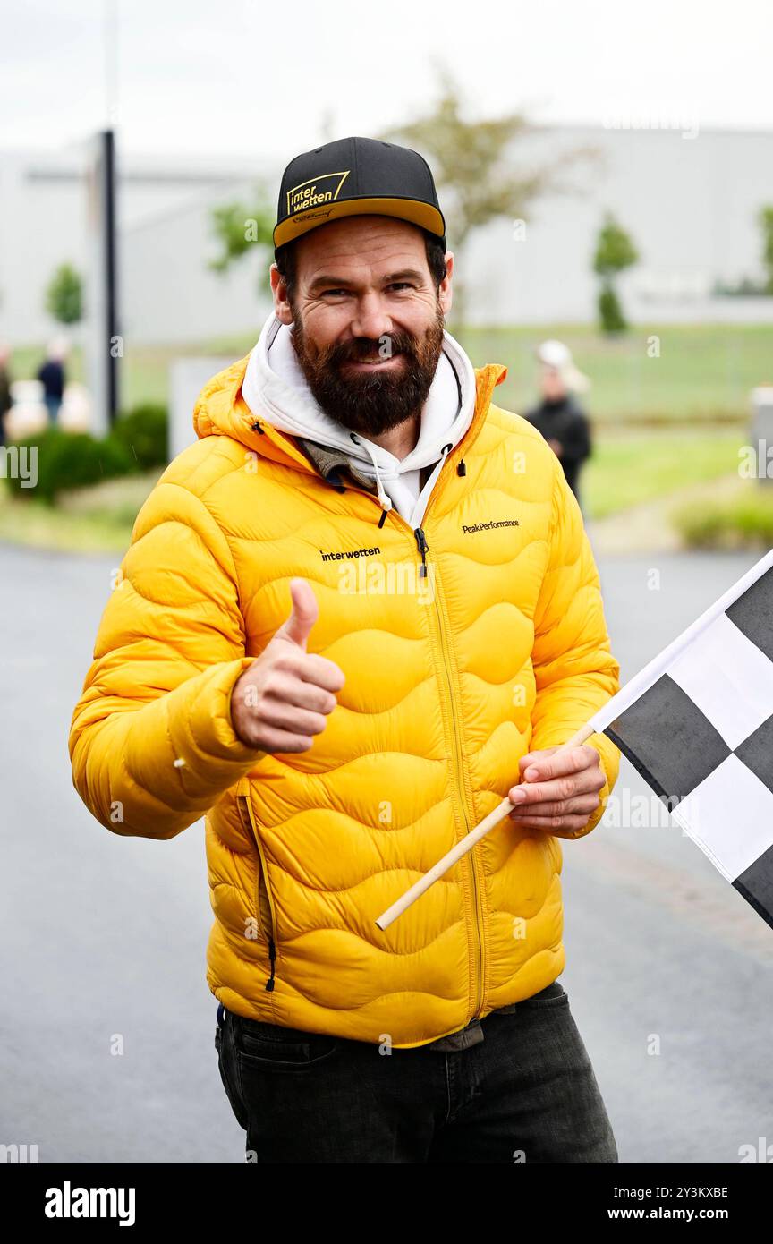 Michael Rösch beim Start der ersten Etappe der 12. Rallye Elbflorenz ...