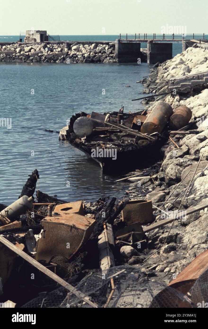 8th March 1991 Burned by the fleeing Iraqi Army, Kuwait’s destroyed ...