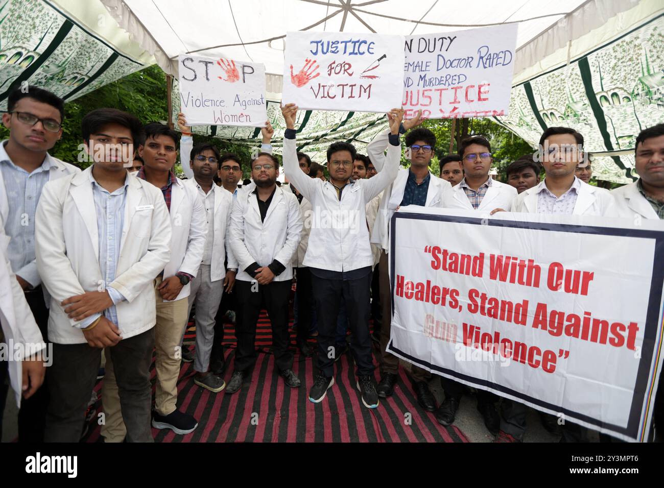 Doctors of stage a protest amid the nationwide strike against the rape ...