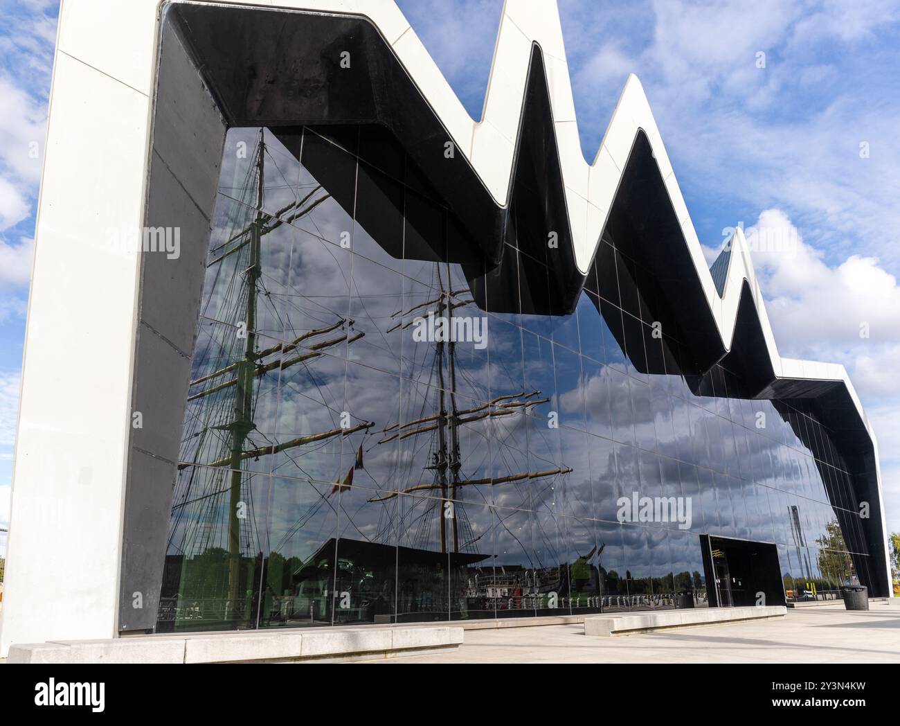 The Riverside Museum at Pointhouse, located next to the confluence ...