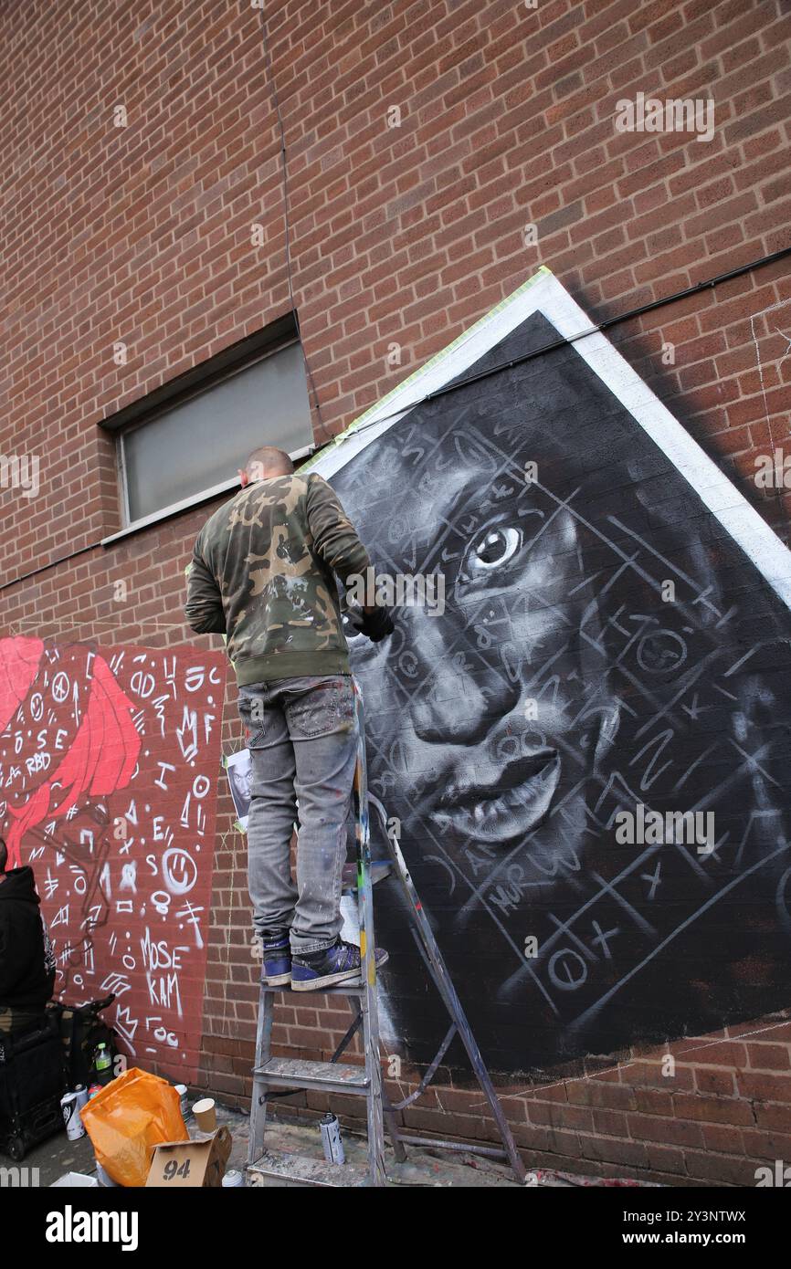 Birmingham, UK. 14th Sept, 2024. Graffiti artists at work on the walls ...