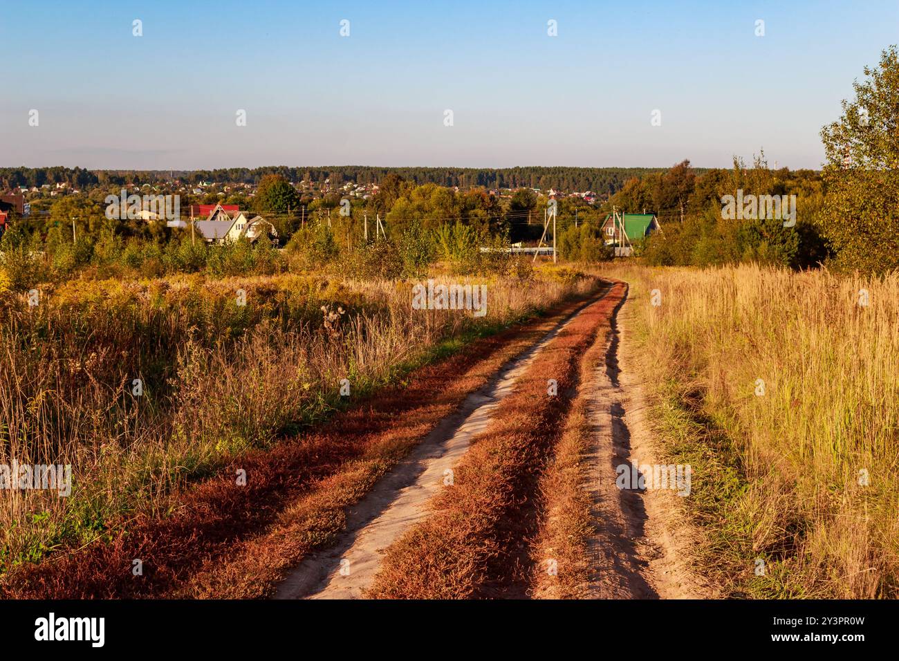 Dirt country road going downhill in a picturesque rural area Stock ...