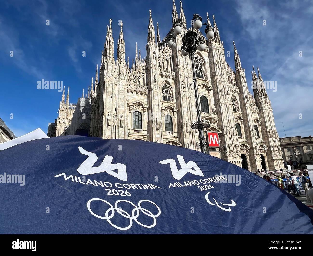 Milan cathedral in italy on hi-res stock photography and images - Alamy
