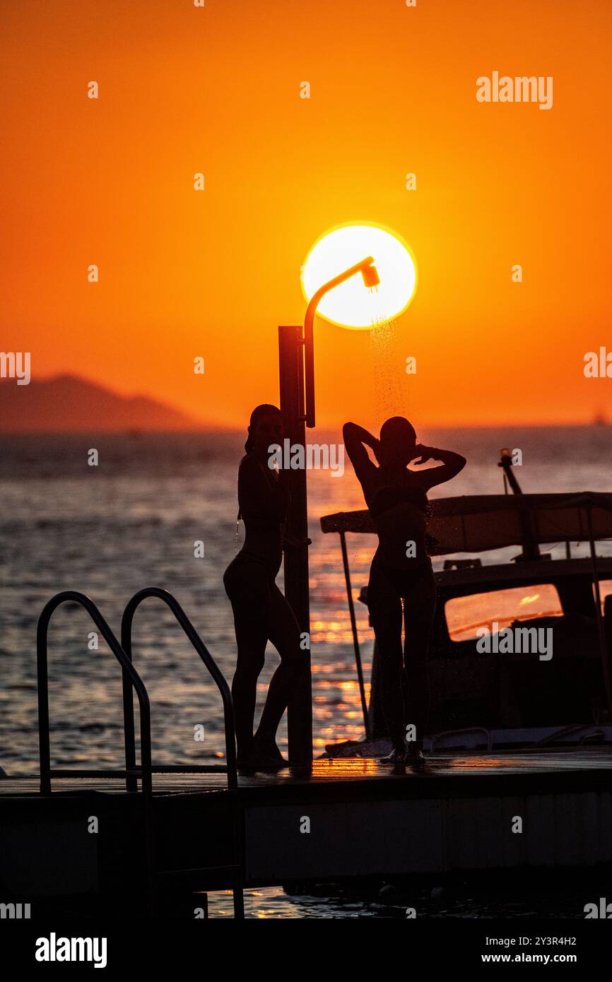 Woman bikini shower hi-res stock photography and images - Alamy