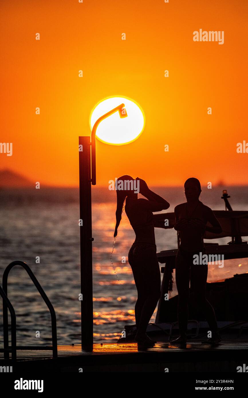 Woman bikini shower hi-res stock photography and images - Alamy