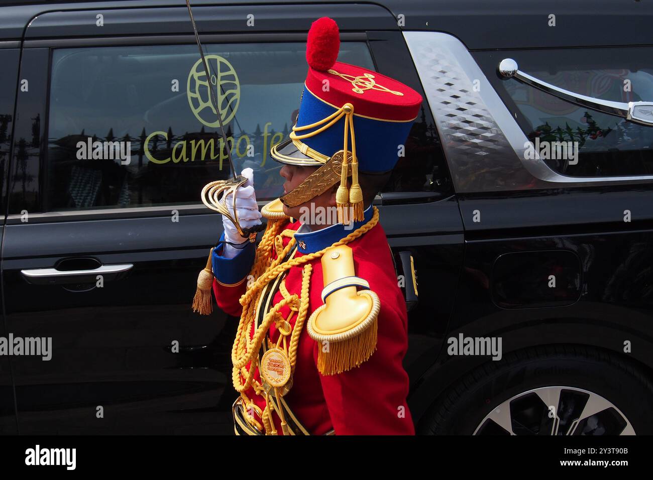 Lima, Peru. 14th Sep, 2024. Palace guard escorting the funeral hearse ...