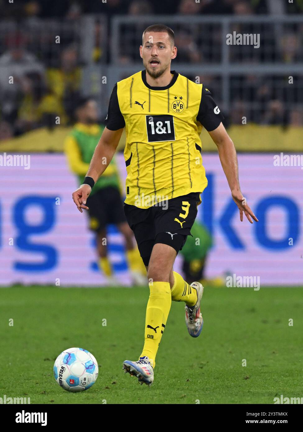 DORTMUND - Waldemar Anton of Borussia Dortmund during the Bundesliga ...