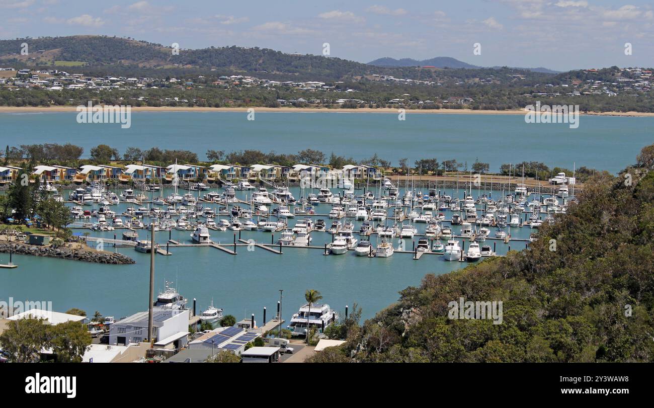 Boats on the ocean at the Keppel Bay Marina at Yeppoon in Queensland ...