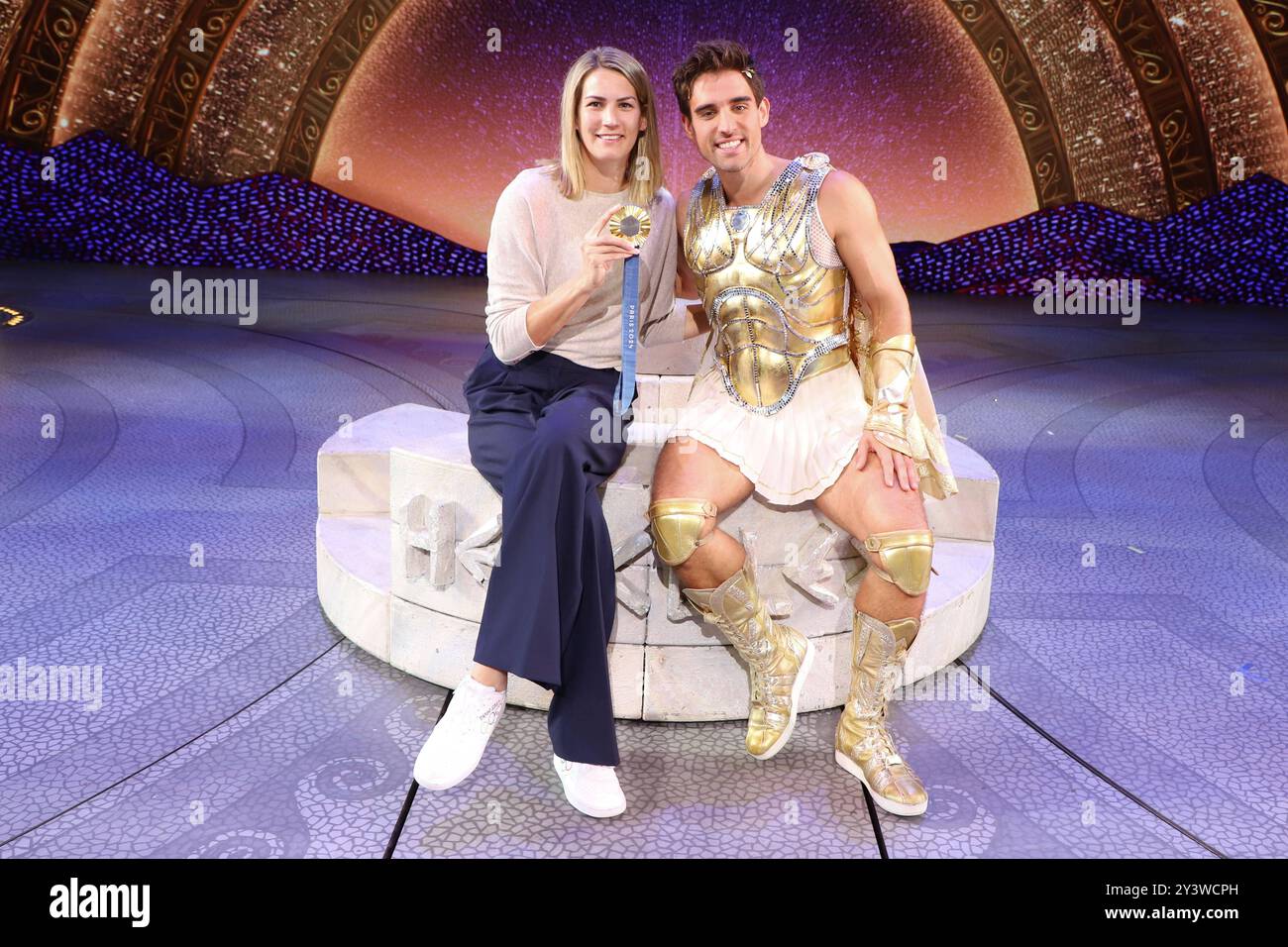 Medailliengewinner der Olympischen Spiele von Paris 2024 besuchen das Musical Hercules Sonja ...