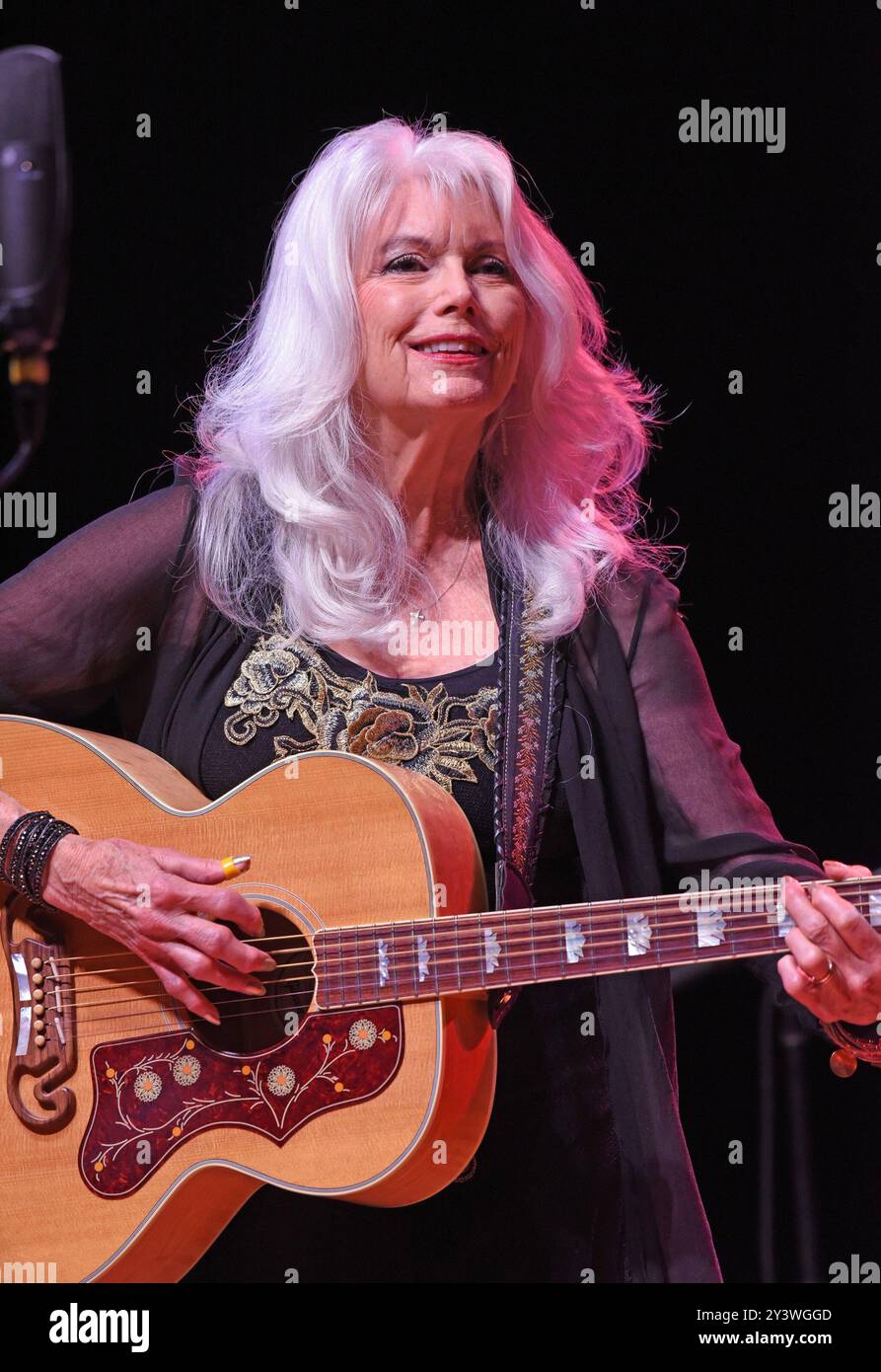 Ga. 14th Sep, 2024. Emmylou Harris on stage for An Evening with Emmylou ...