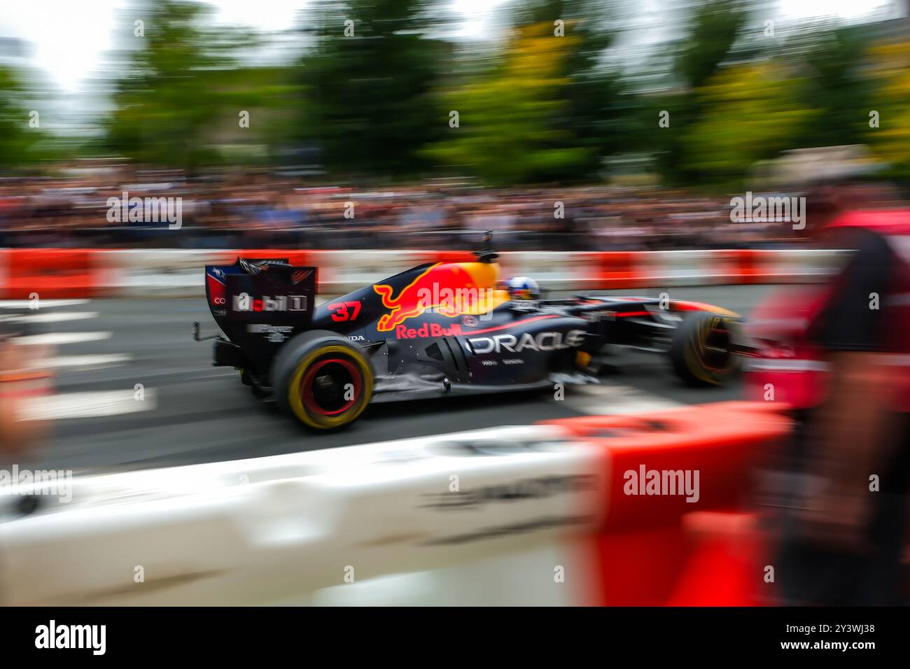 Minneapolis, Minnesota, USA. 14th Sep, 2024. The Red Bull RB7 Formula 1 ...