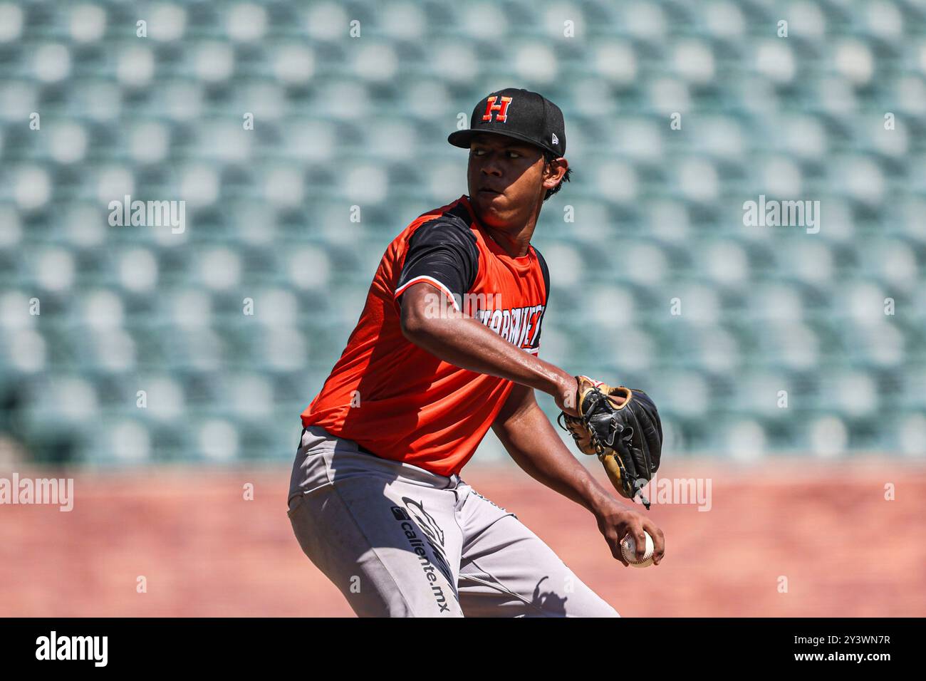 HERMOSILLO, MEXICO - SEPTEMBER 14: Oswaldo Pacheco Crespo pitcher in ...