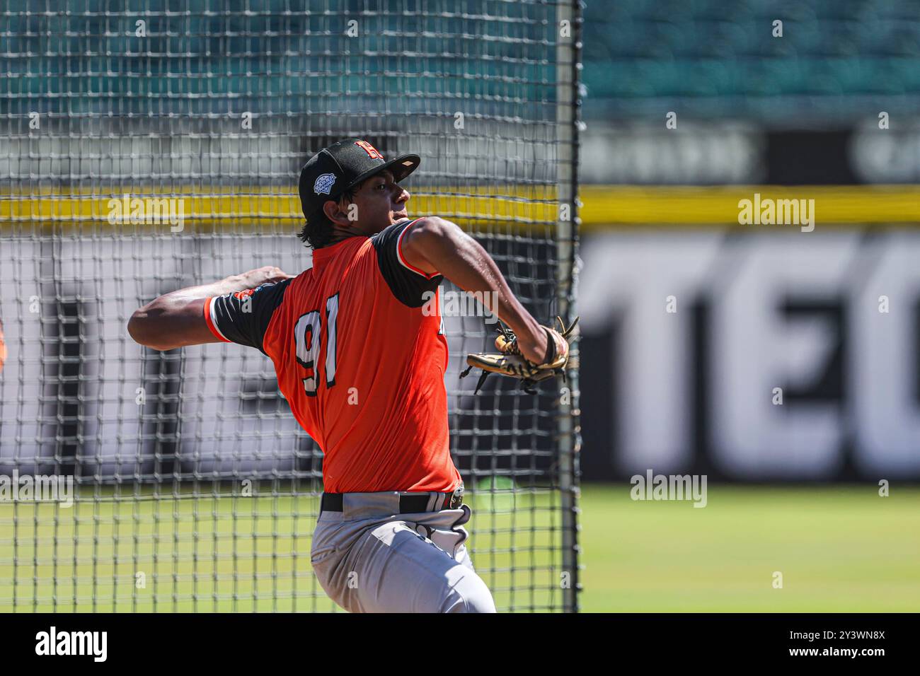 HERMOSILLO, MEXICO - SEPTEMBER 14: Oswaldo Pacheco Crespo pitcher in ...