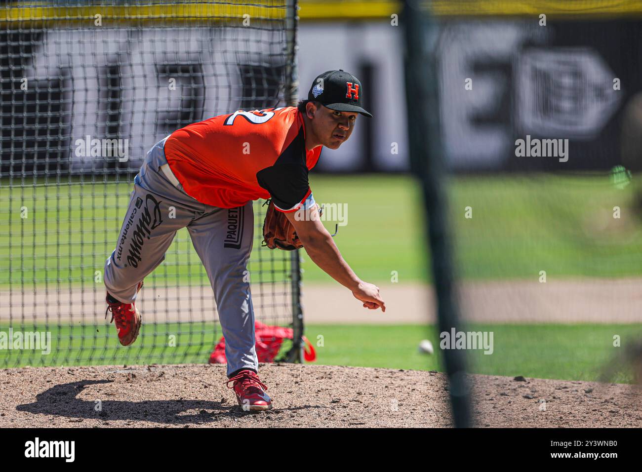 HERMOSILLO, MEXICO - SEPTEMBER 14: Ángel Leonardo Chicuate pitcher in ...
