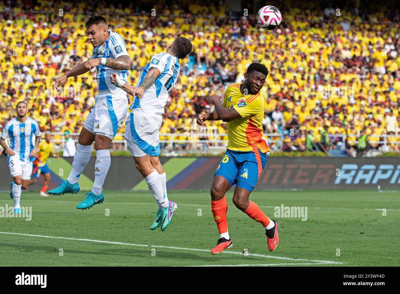 Gonzalo montiel lautaro martinez hi-res stock photography and images ...