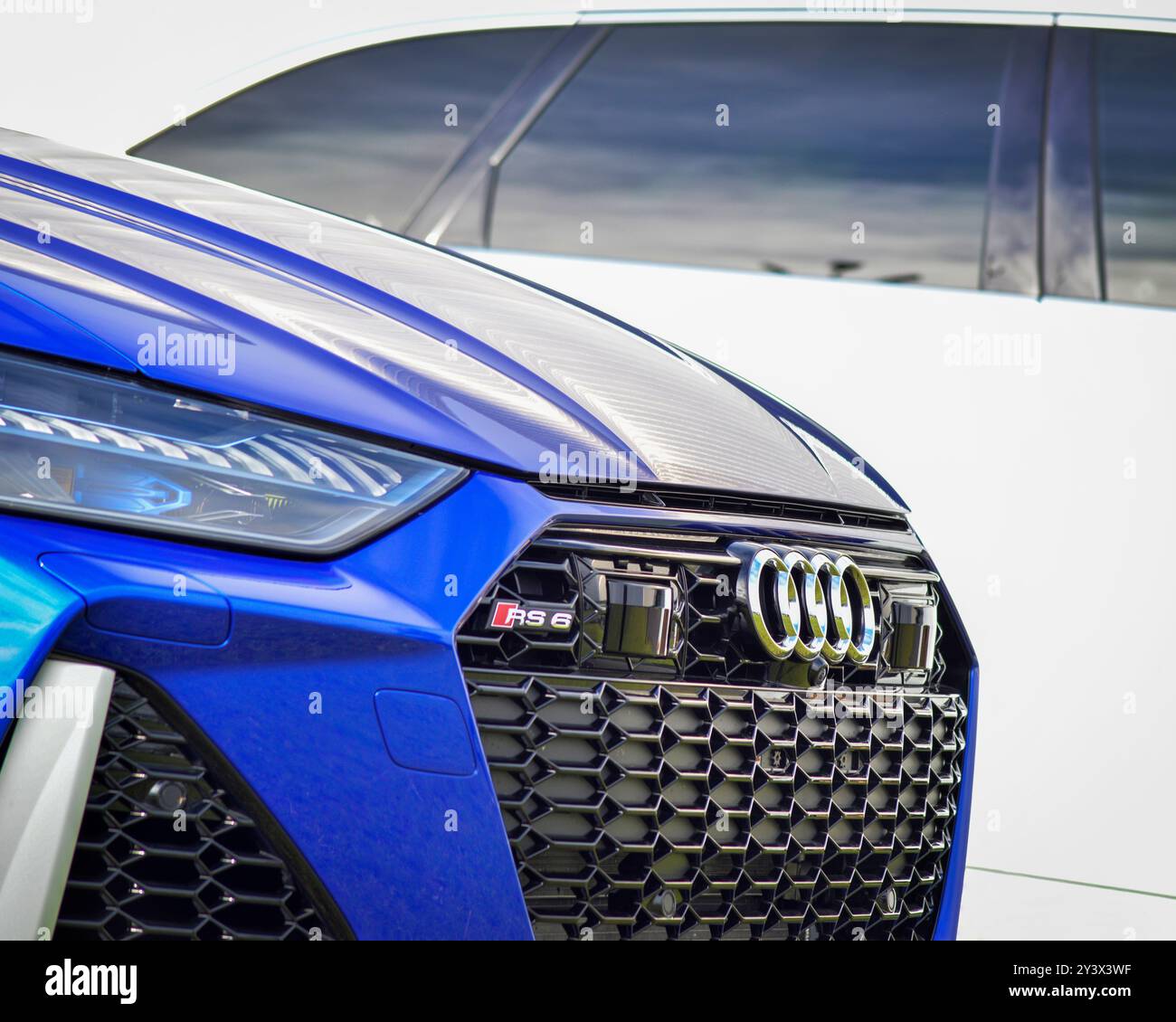 Front of blue Audi car Stock Photo - Alamy