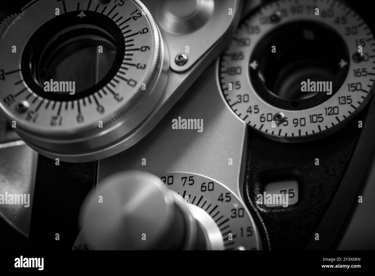 Refraction vision hi-res stock photography and images - Alamy