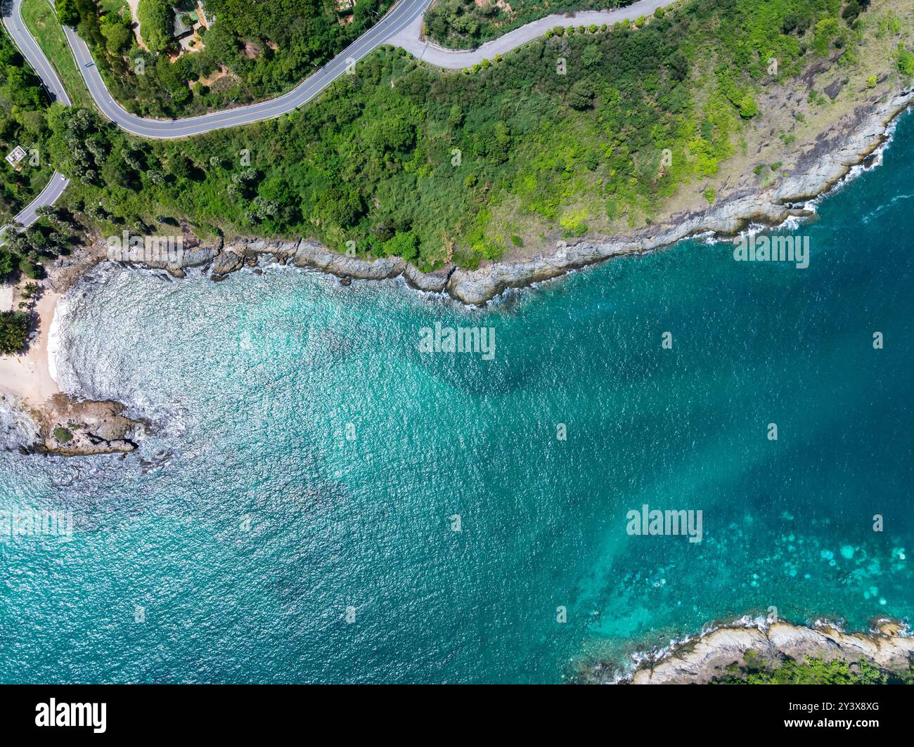 Top view seashore cliff hi-res stock photography and images - Alamy