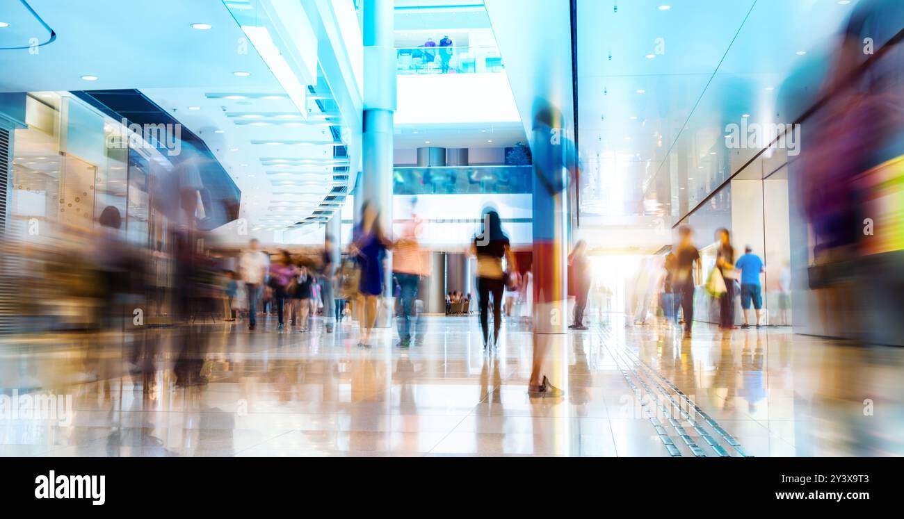 Office building lobby and crowd hi-res stock photography and images - Alamy