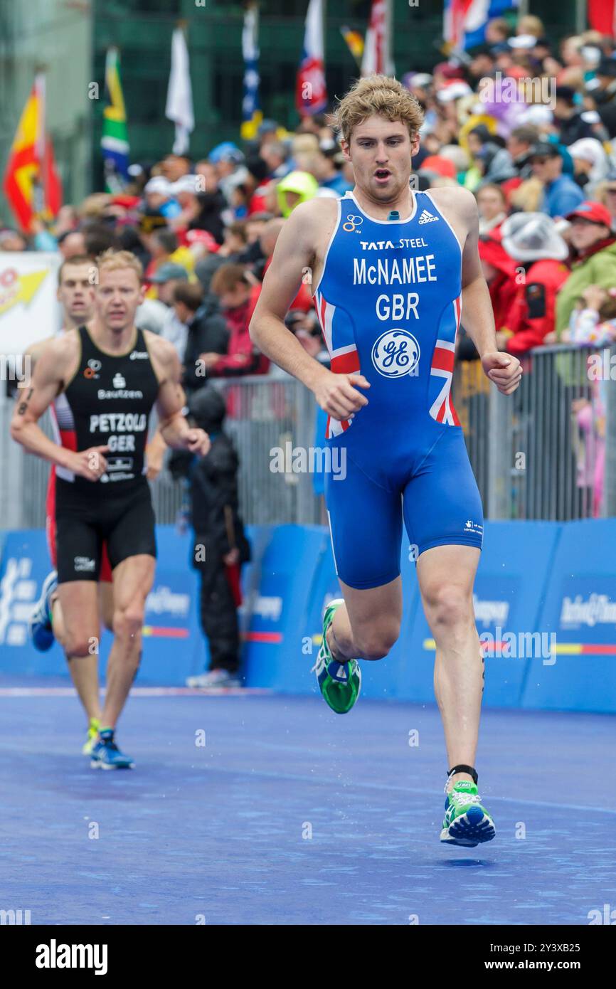 David McNamee of Great Britain running in the Elite Men's Race of the ...
