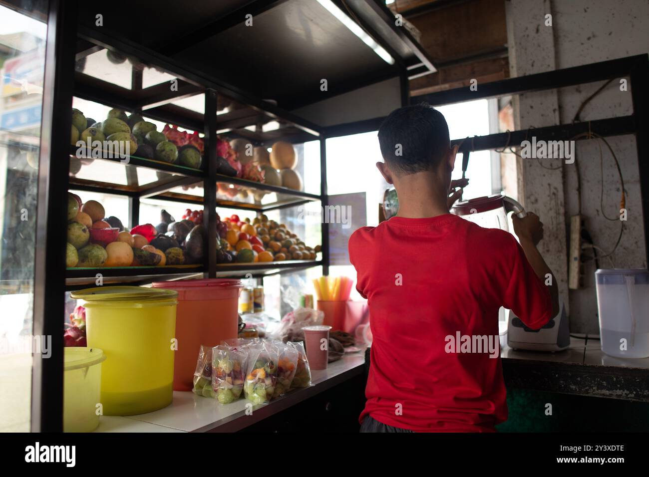 Fruit juice seller hi-res stock photography and images - Alamy