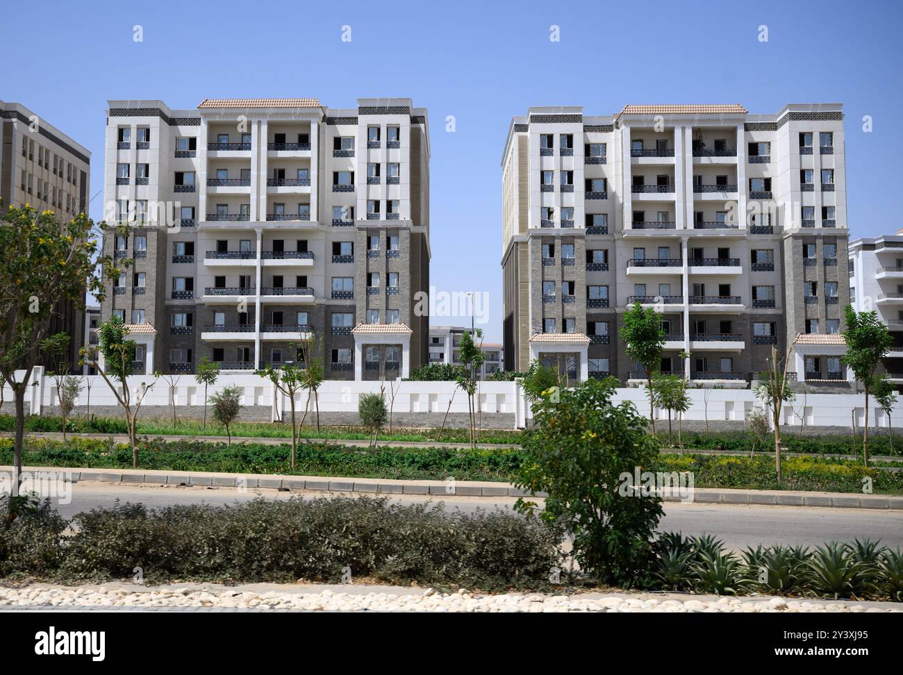 Kairo, Egypt. 12th Sep, 2024. Residential buildings stand in Egypt's ...