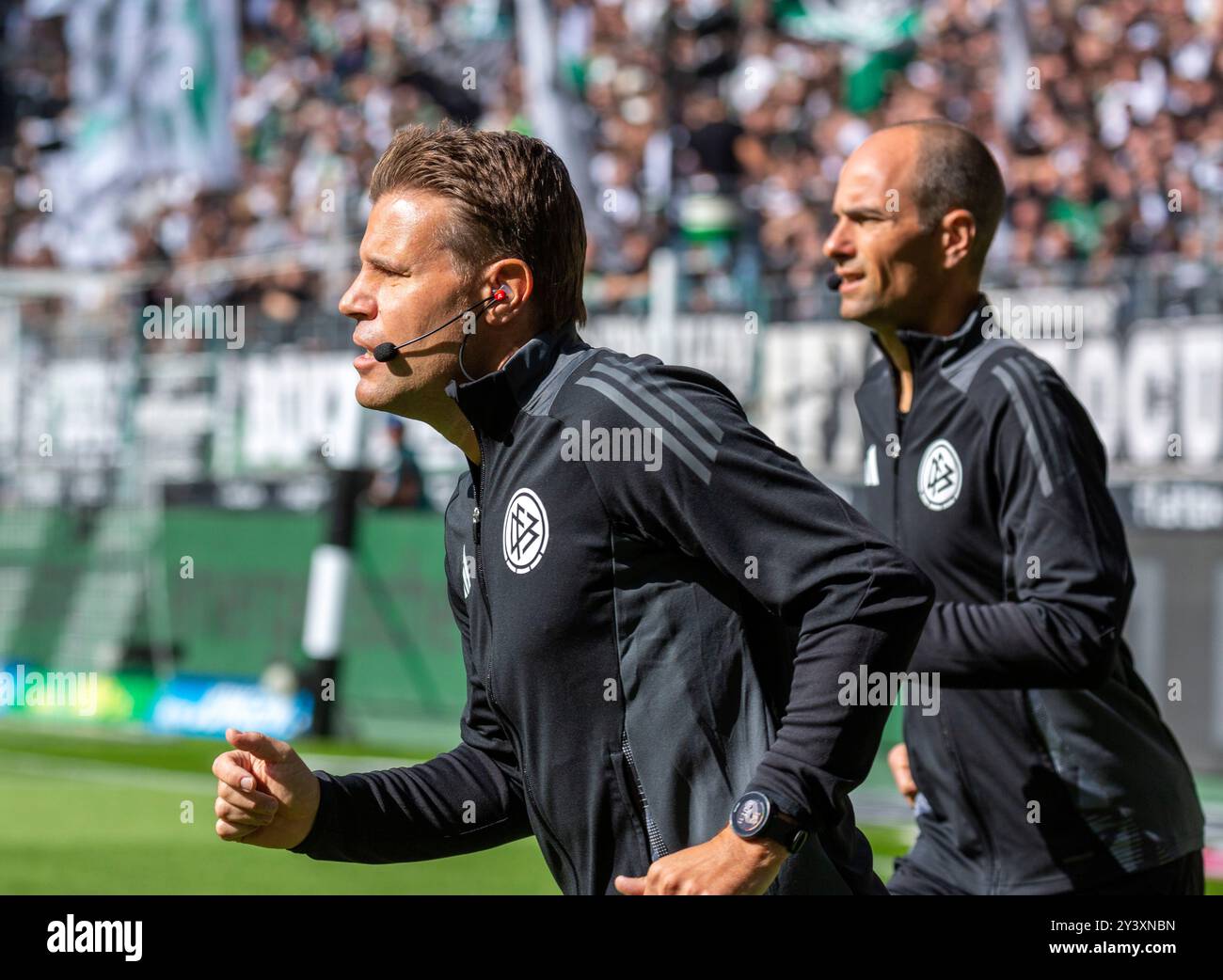 Referee 2025 hi-res stock photography and images - Alamy
