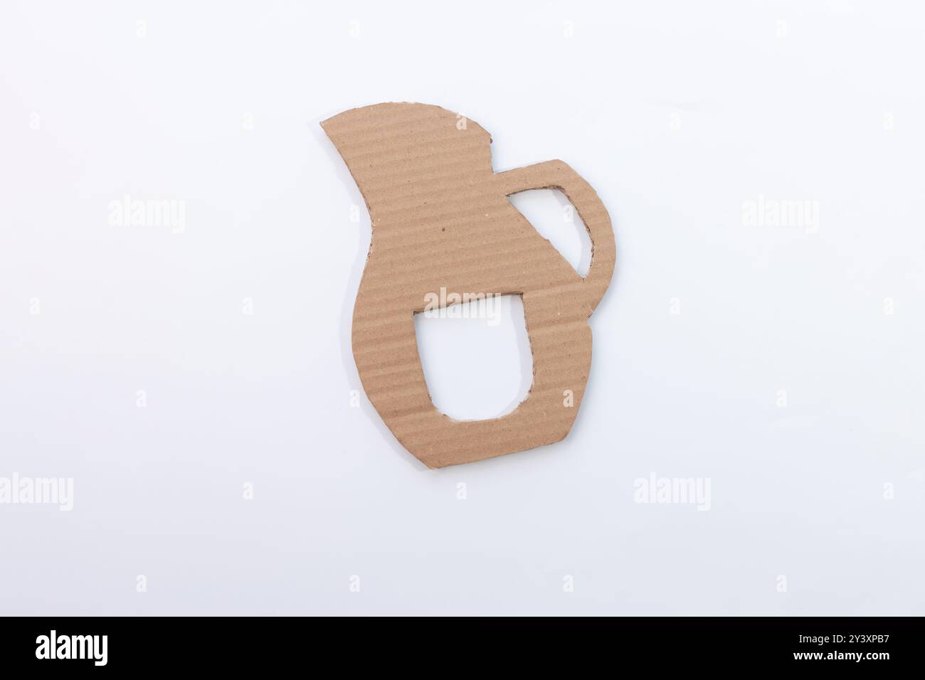 making process of summer craft from recycled paper, cut out cardboard ...