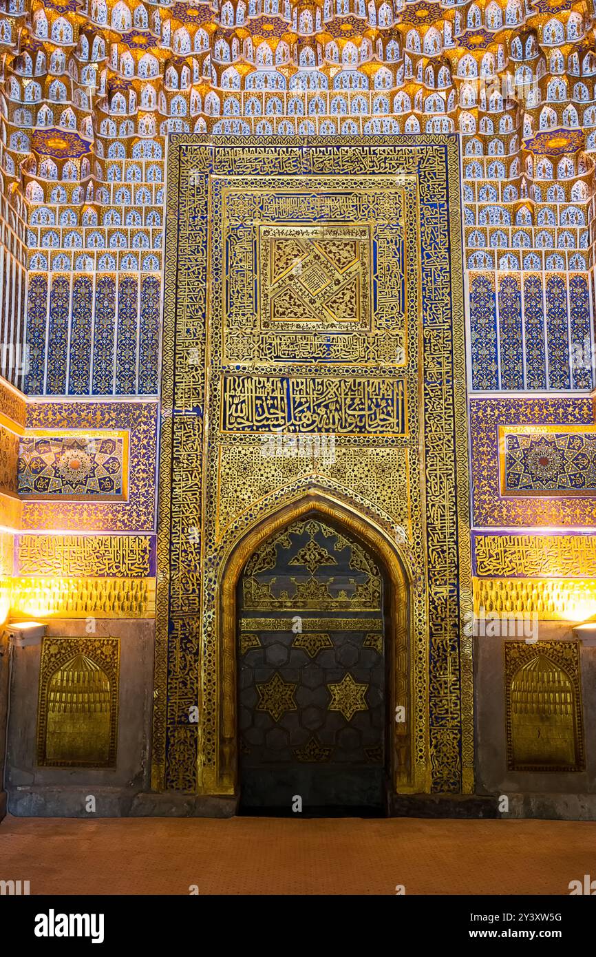 Portal and arch inside the tilya kori mosque in the Registan of ...