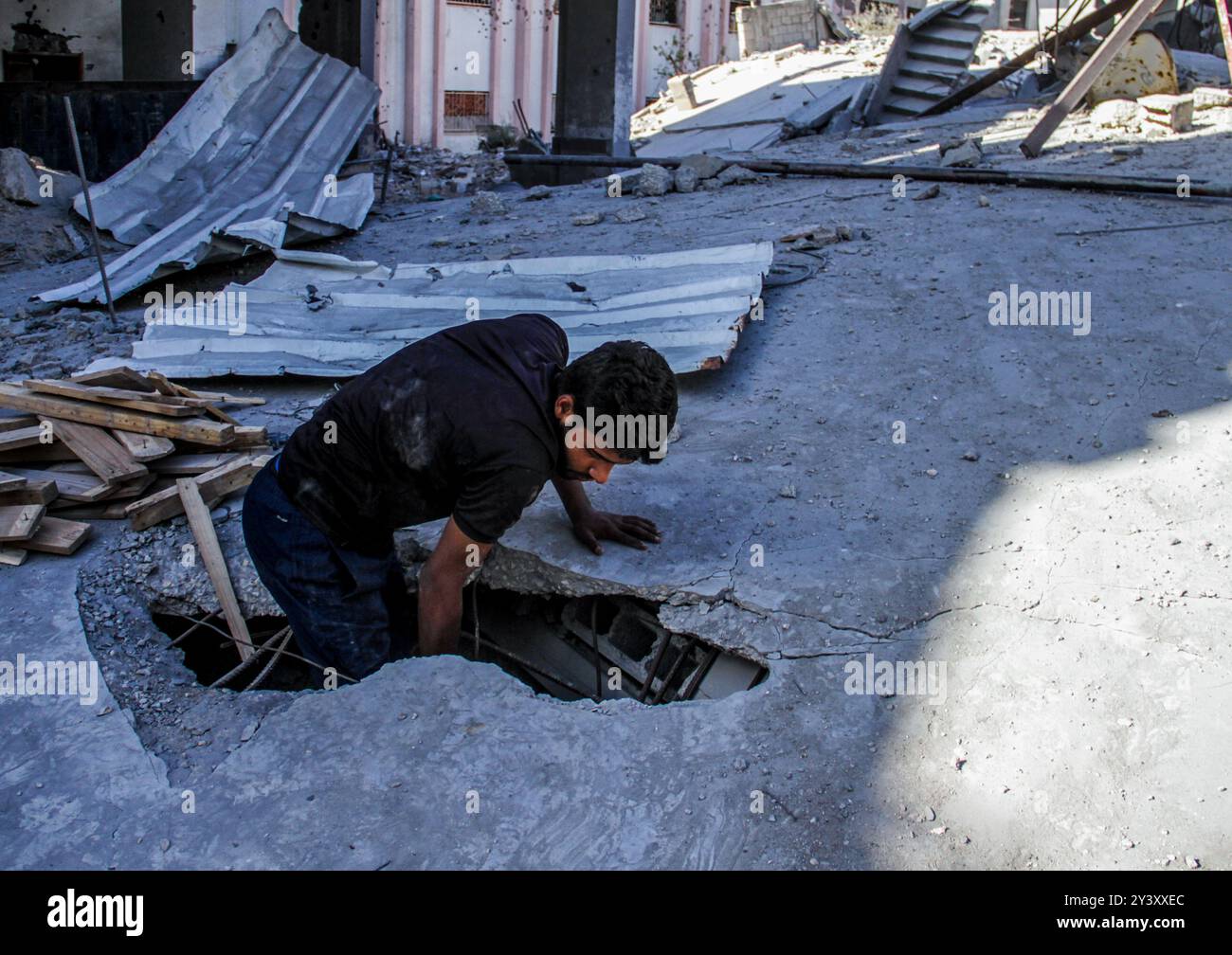 Infrastructure damage hi-res stock photography and images - Alamy