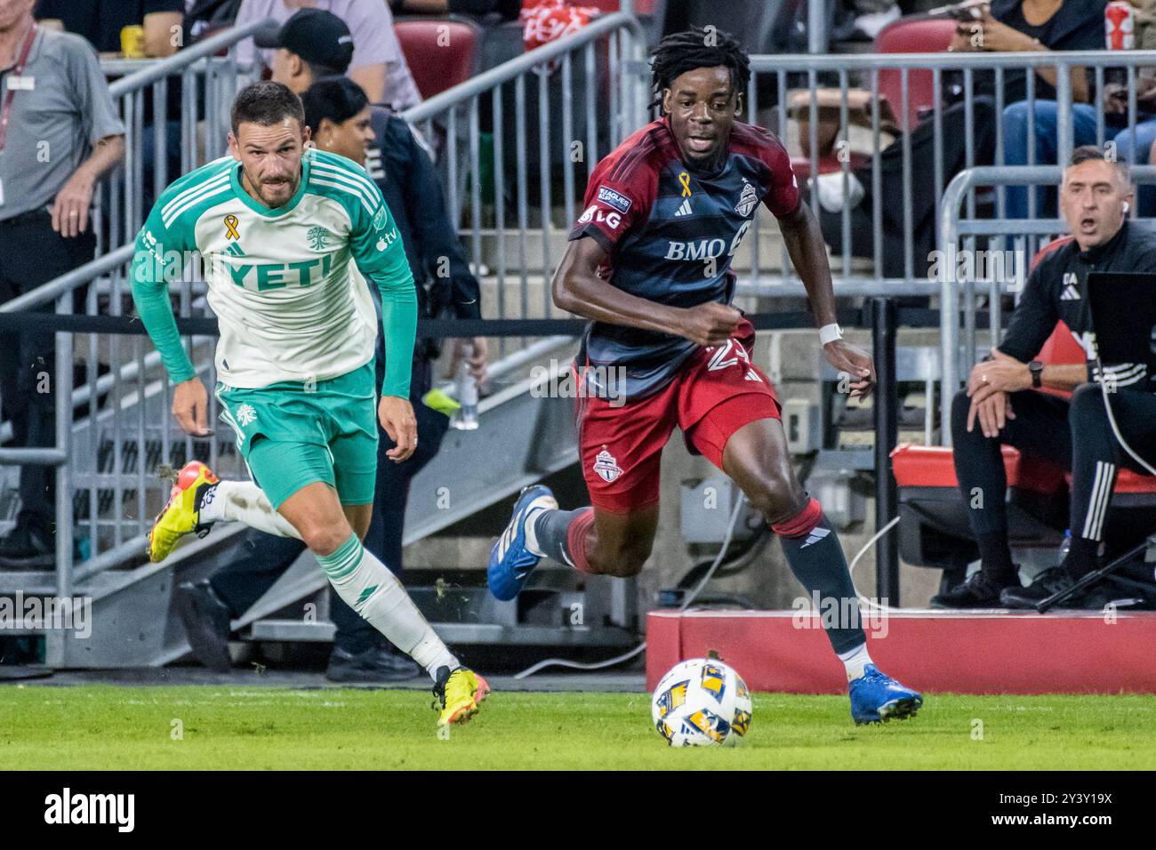 Toronto, Canada. 14th Sep, 2024. Brendan Hines-Ike #4 (L) and Deandre ...