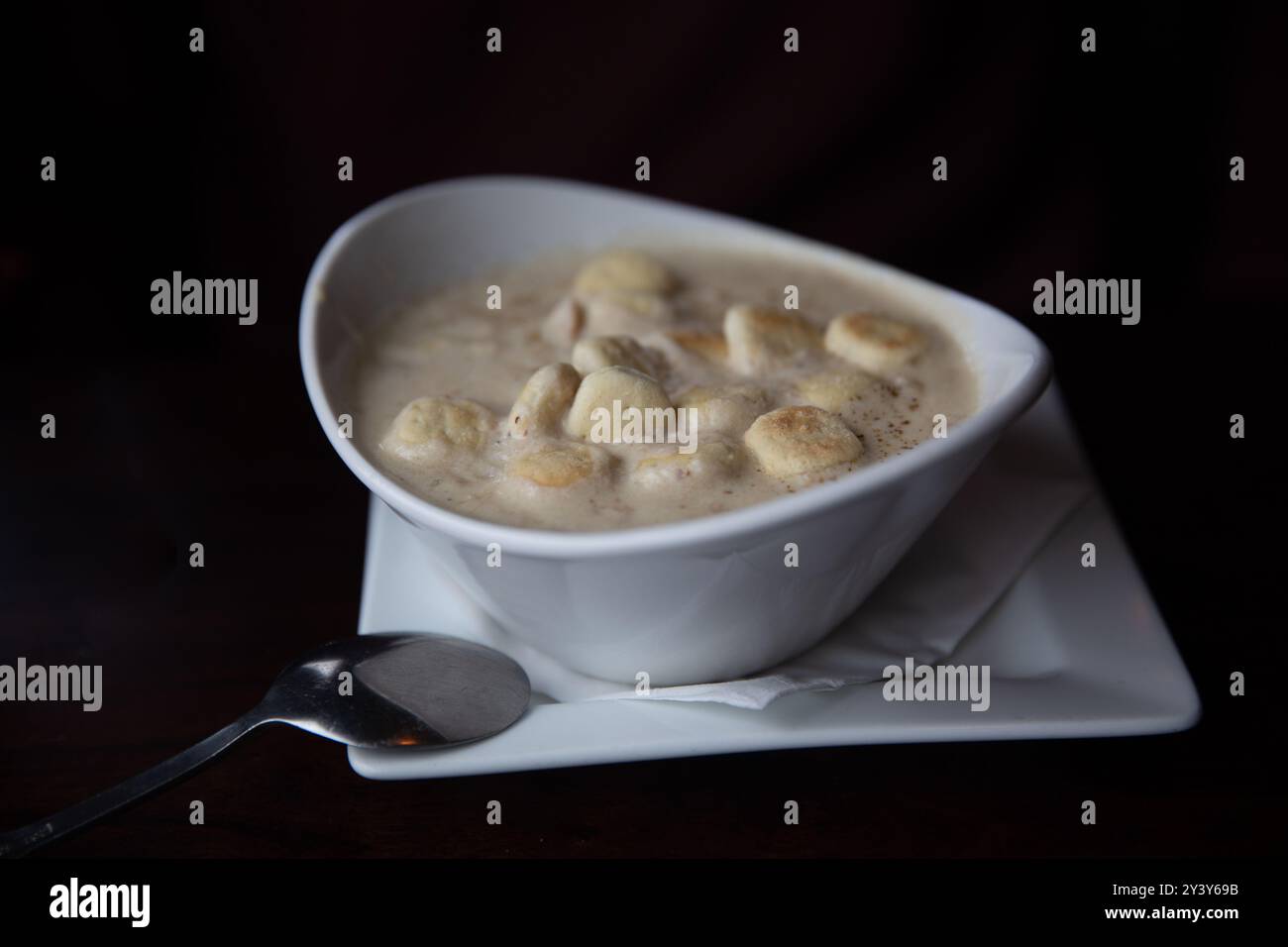Plate clam chowder soup hi-res stock photography and images - Alamy