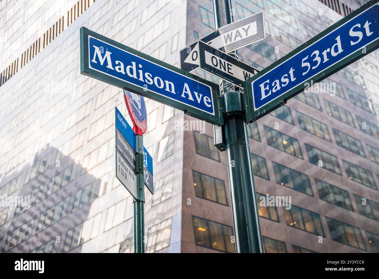 Madison Avenue Street Scene in Midtown, New York City Stock Photo - Alamy