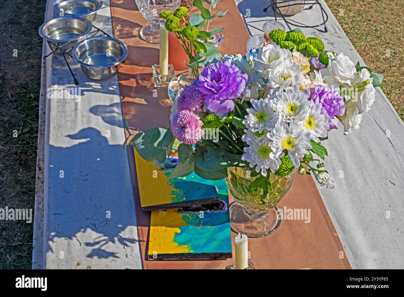 Canine banquet hi-res stock photography and images - Alamy