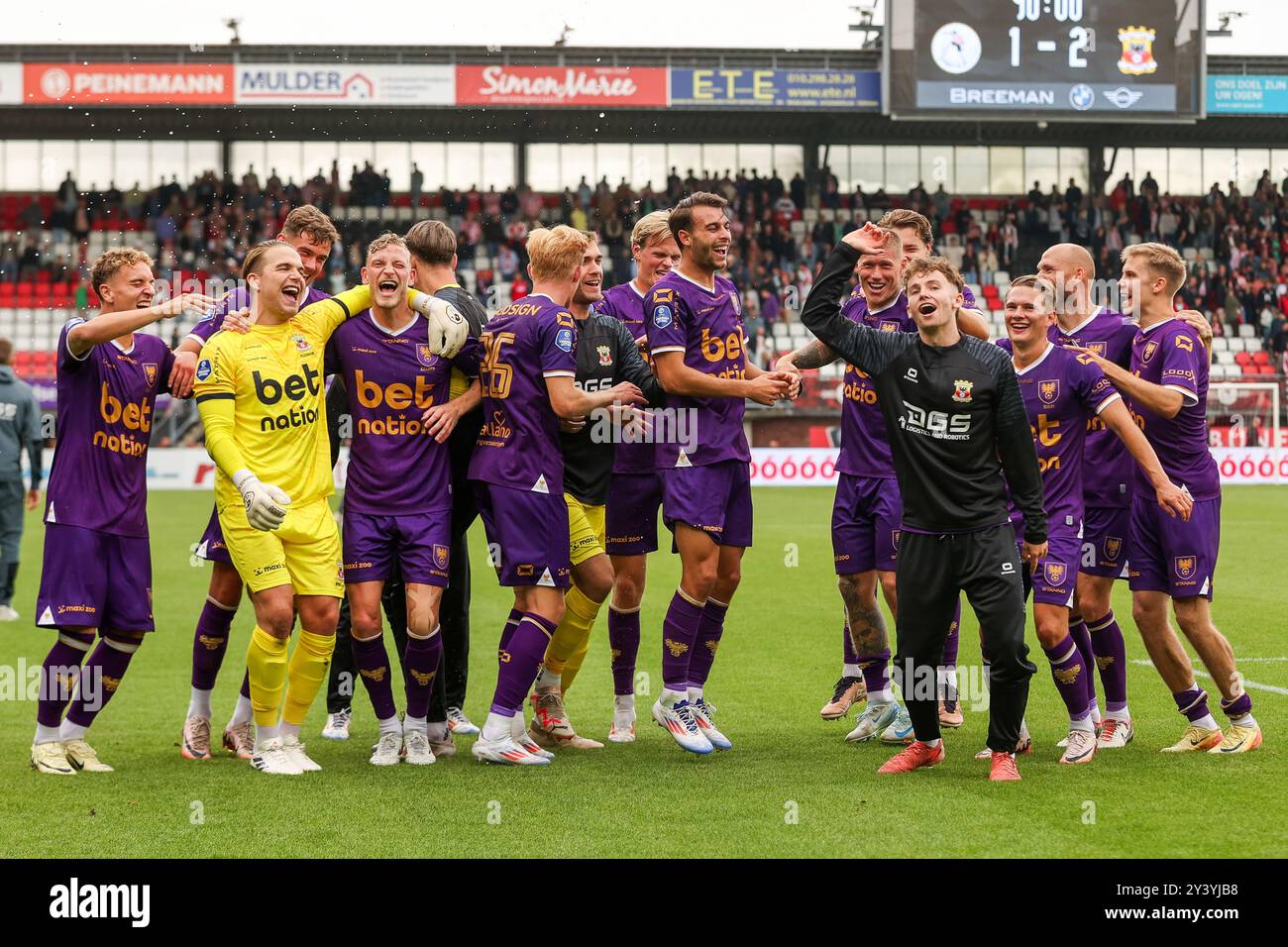 ROTTERDAM, NETHERLANDS - SEPTEMBER 15: Mats Deijl of Go Ahead Eagles ...