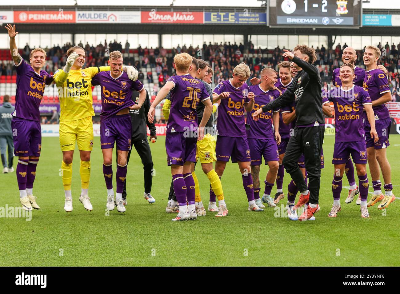 ROTTERDAM, NETHERLANDS - SEPTEMBER 15: Mats Deijl of Go Ahead Eagles ...