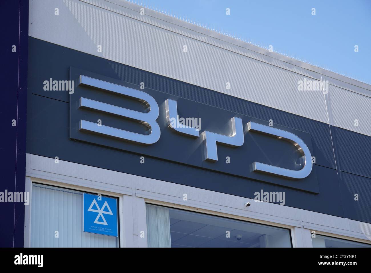 BYD logo of battery powered car manufacturer. Chinese electric vehicle ...