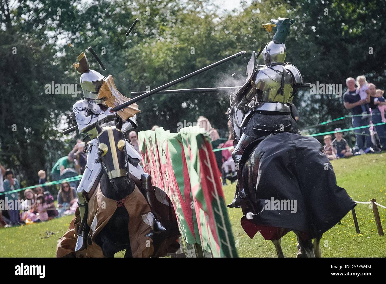 Jousting Weapons Stock Foto „Armored Knights On Horseback Charging