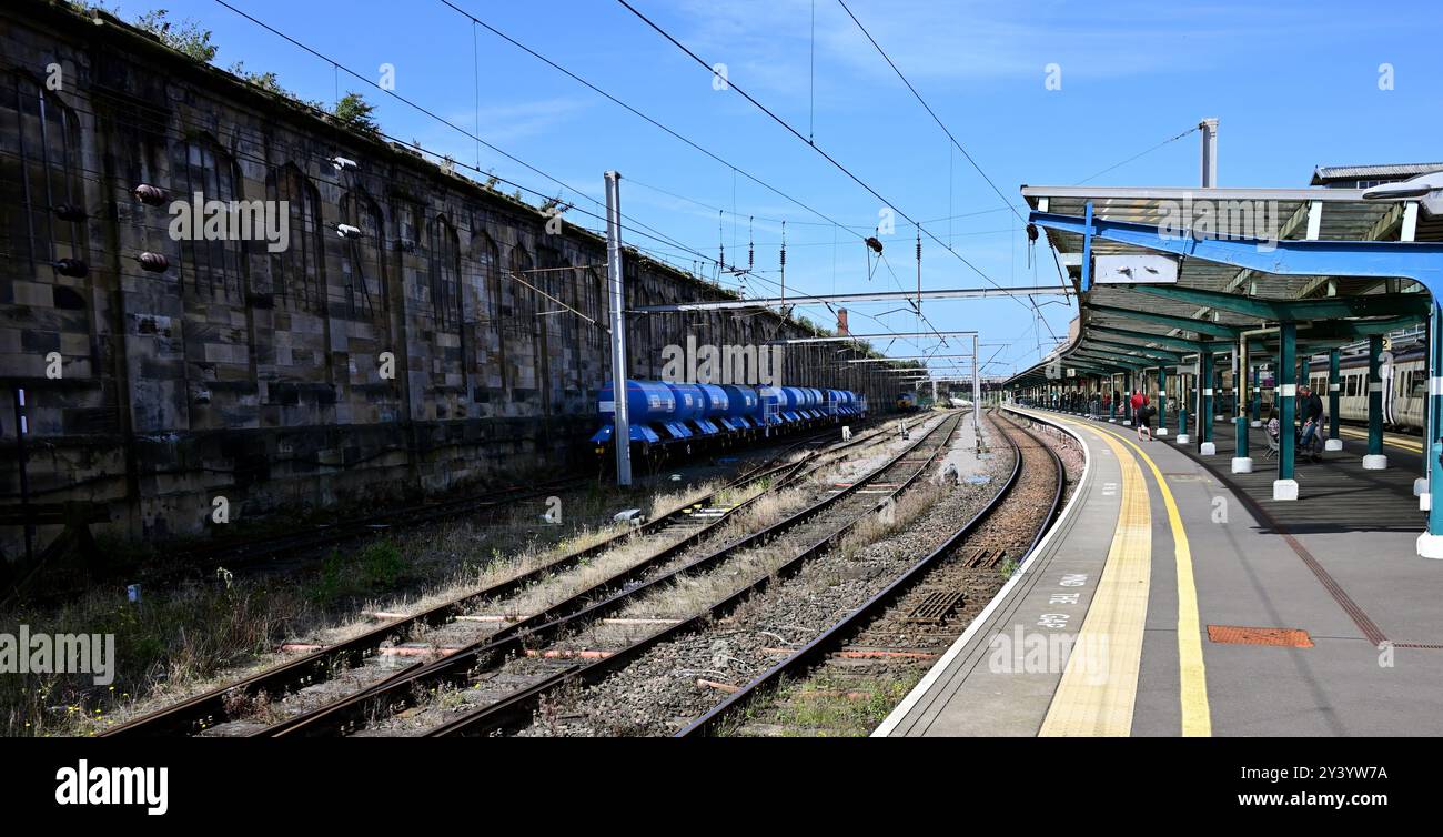 Platform 1 at Carlisle Citadel station Stock Photo - Alamy