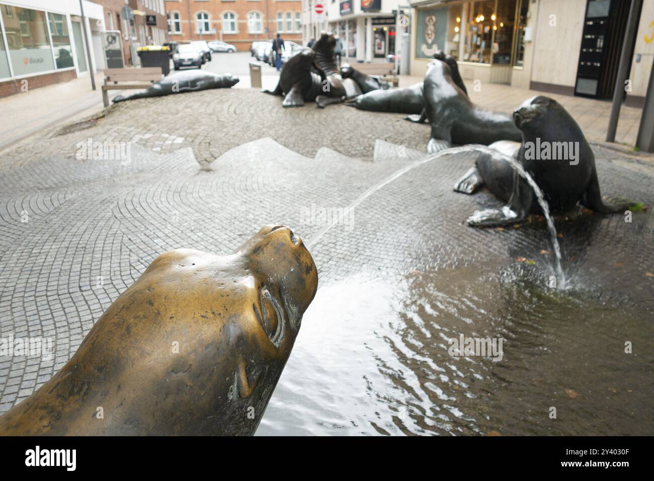 Bronze sculptures, seals, (sculptor Bernd Mueller), pedestrian zone ...