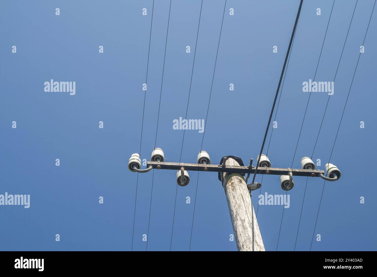 Wooden electricity pylon, electricity pylon with ceramic insulators ...
