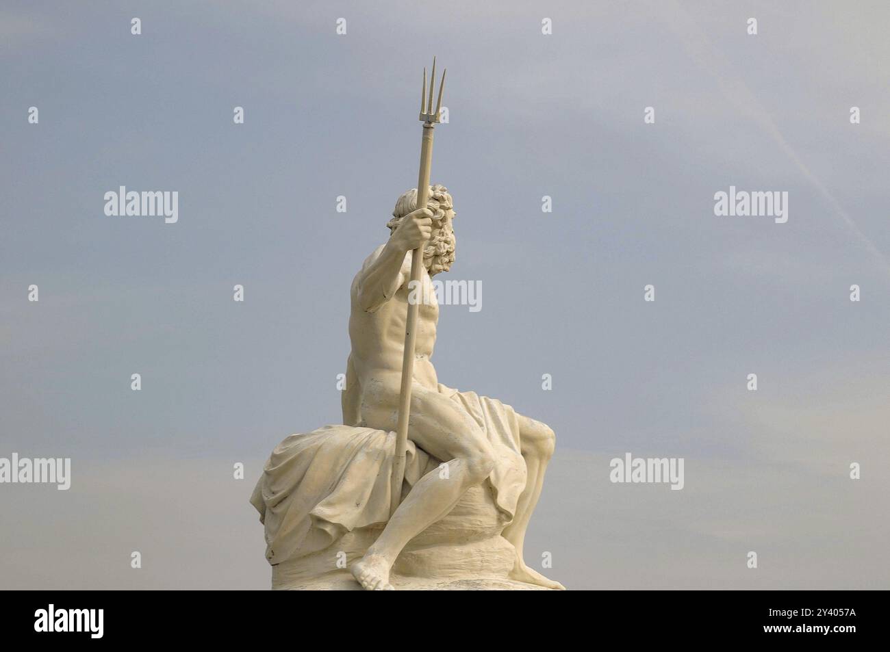 Statue of neptune hi-res stock photography and images - Alamy