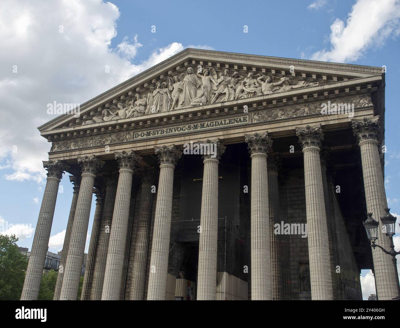 Sky and temples hi-res stock photography and images - Alamy