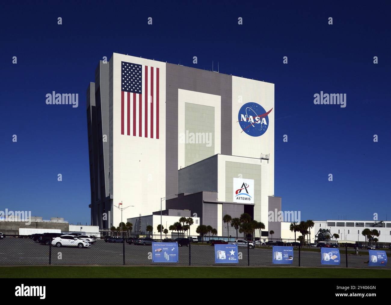 Vehicle Assembly Building at Kennedy Space Centre, Florida, USA ...