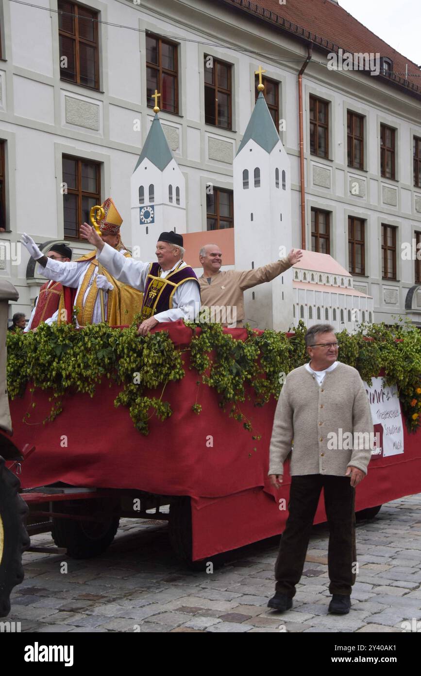 Festzug Teilnehmer Freising 15.09.2024 Marienplatz-vor Rathaus Festzug ...