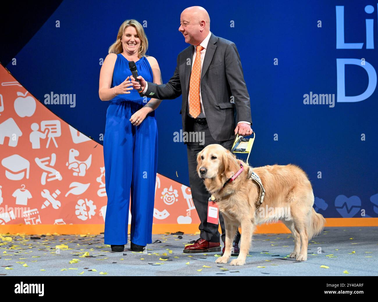 Jennie the guide dog hi-res stock photography and images - Alamy